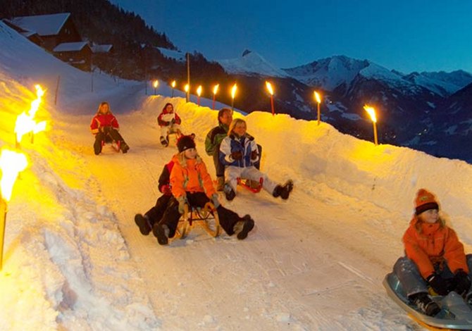 Come si guida lo slittino: 8 consigli per divertirsi senza rischi
