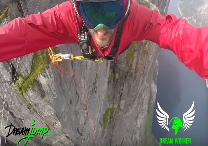 Il bungee jumping da record di Carlos Torija: 424 metri in caduta ...
