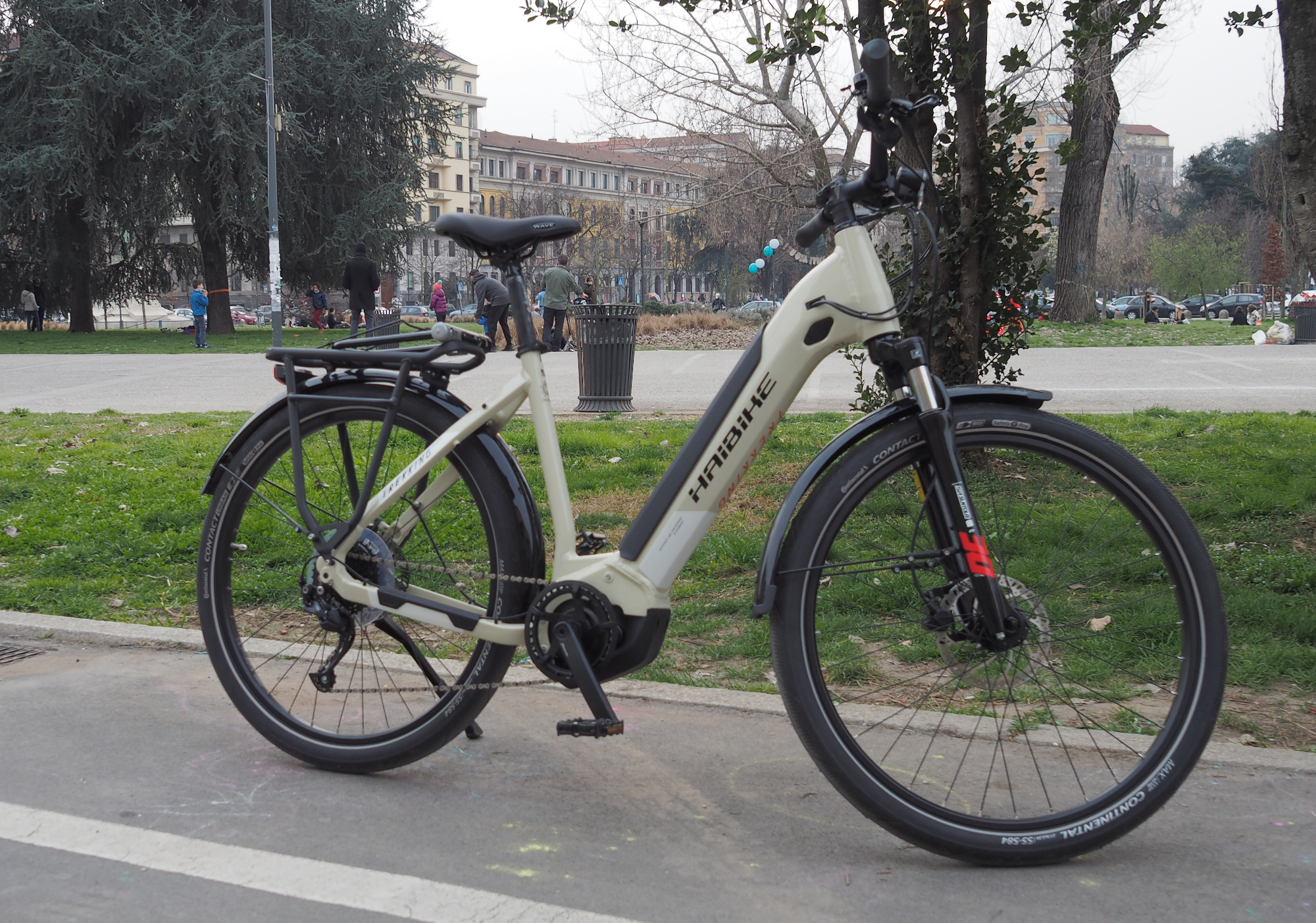 Haibike Trekking 4 Lowstep: la prova della e-bike per la città e le ...