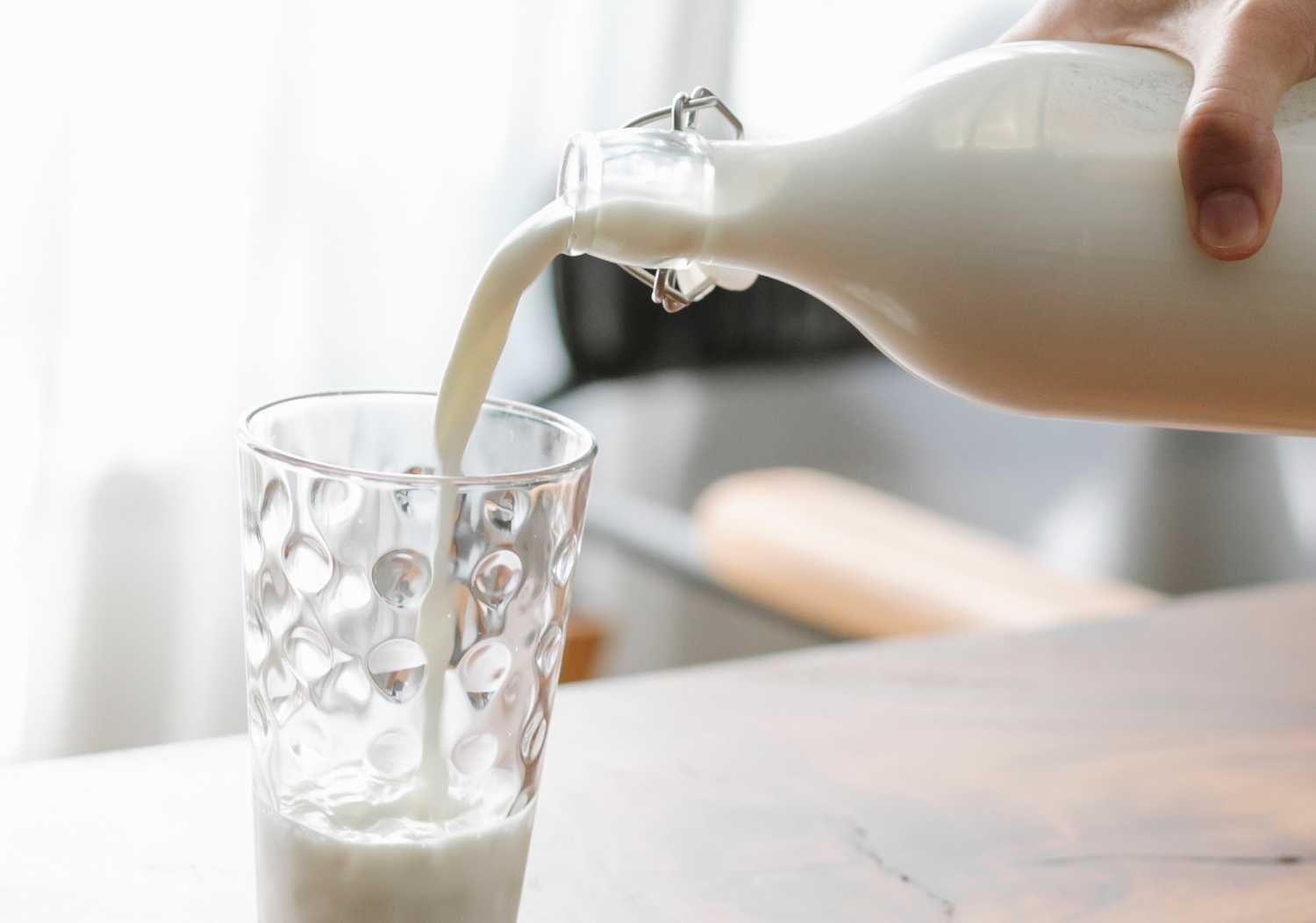 Bere latte da adulti | Fa bene o male?