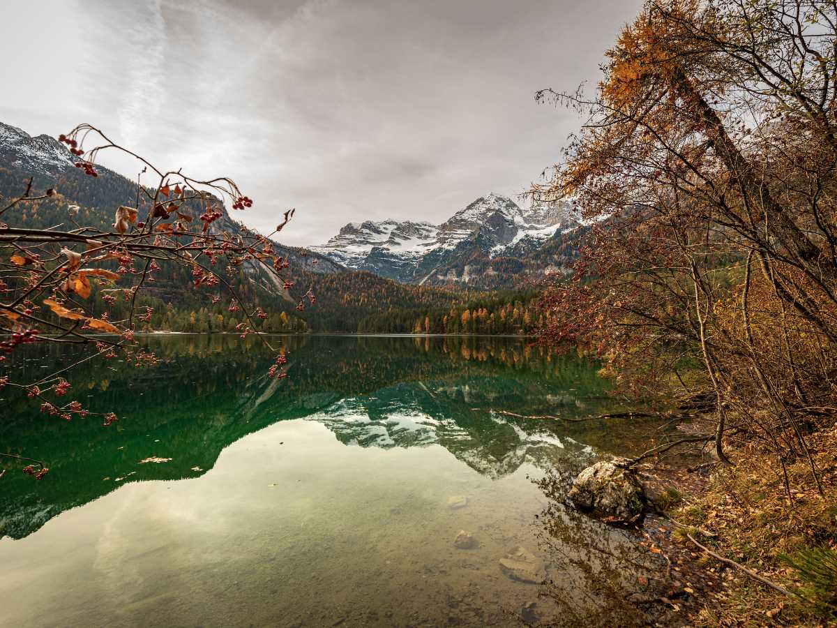 Autunno al Lago di Tovel: sentieri, colori e mistero tra le Dolomiti di ...