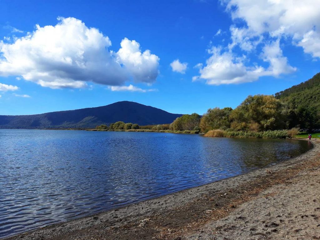 Lago di Vico tra miti e natura: cosa vedere alla caldera dei Monti Cimini