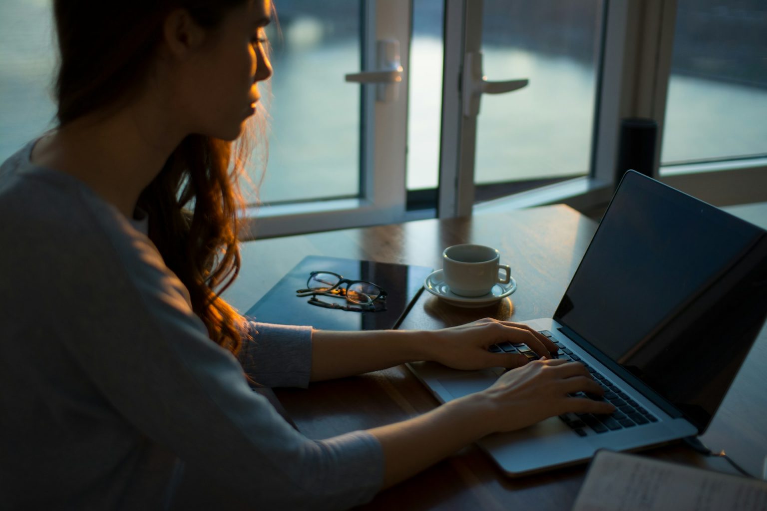 Stress e colesterolo: come il cortisolo alza LDL e abbassa HDL