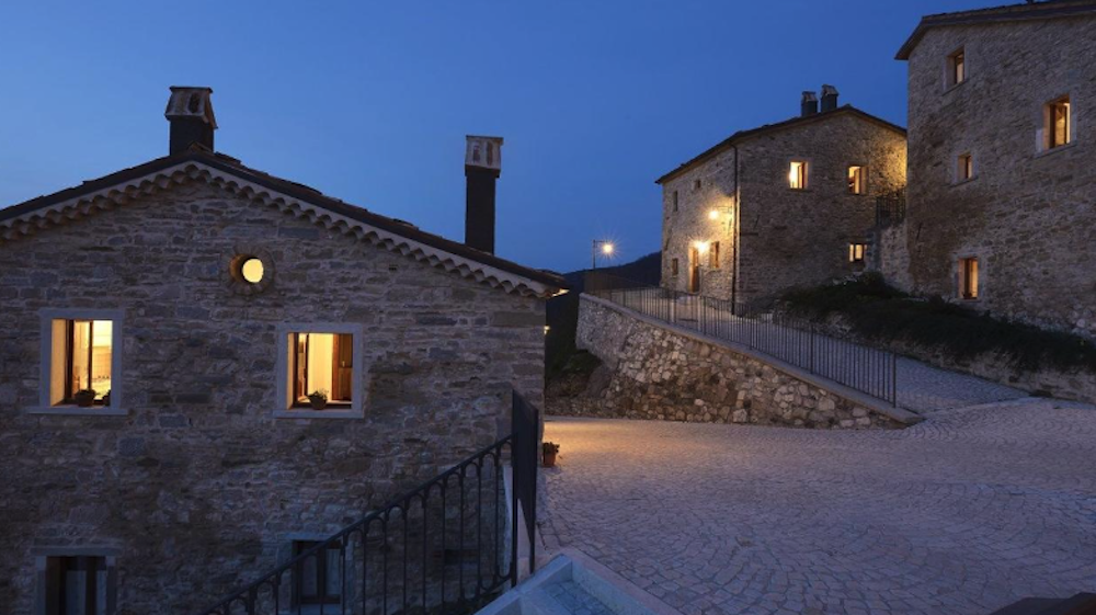 Il borgo molisano che ha scelto le mele, gli chef e un albergo tra le ...